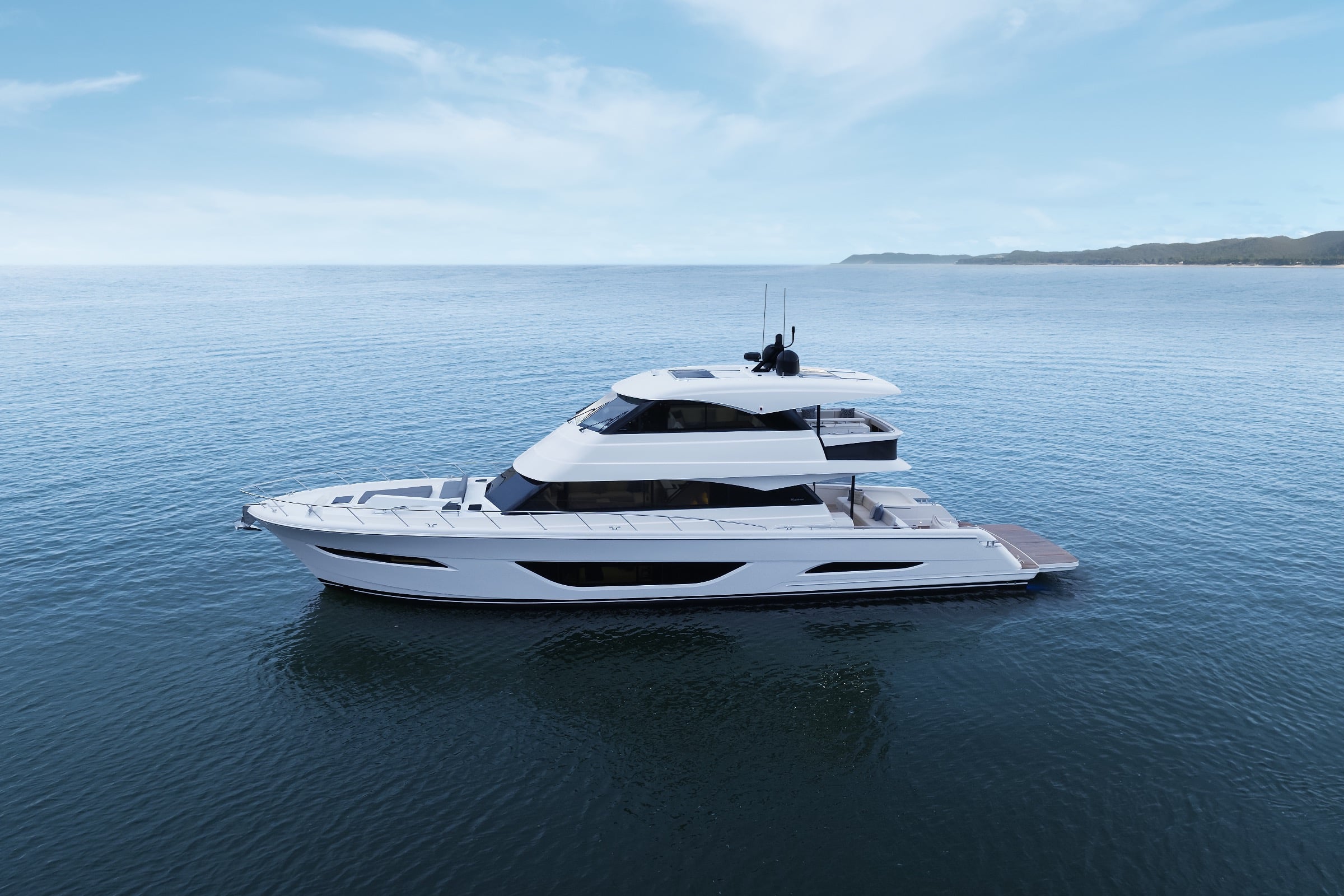 Maritimo M75 Flybridge Motor Yacht | Global Launch