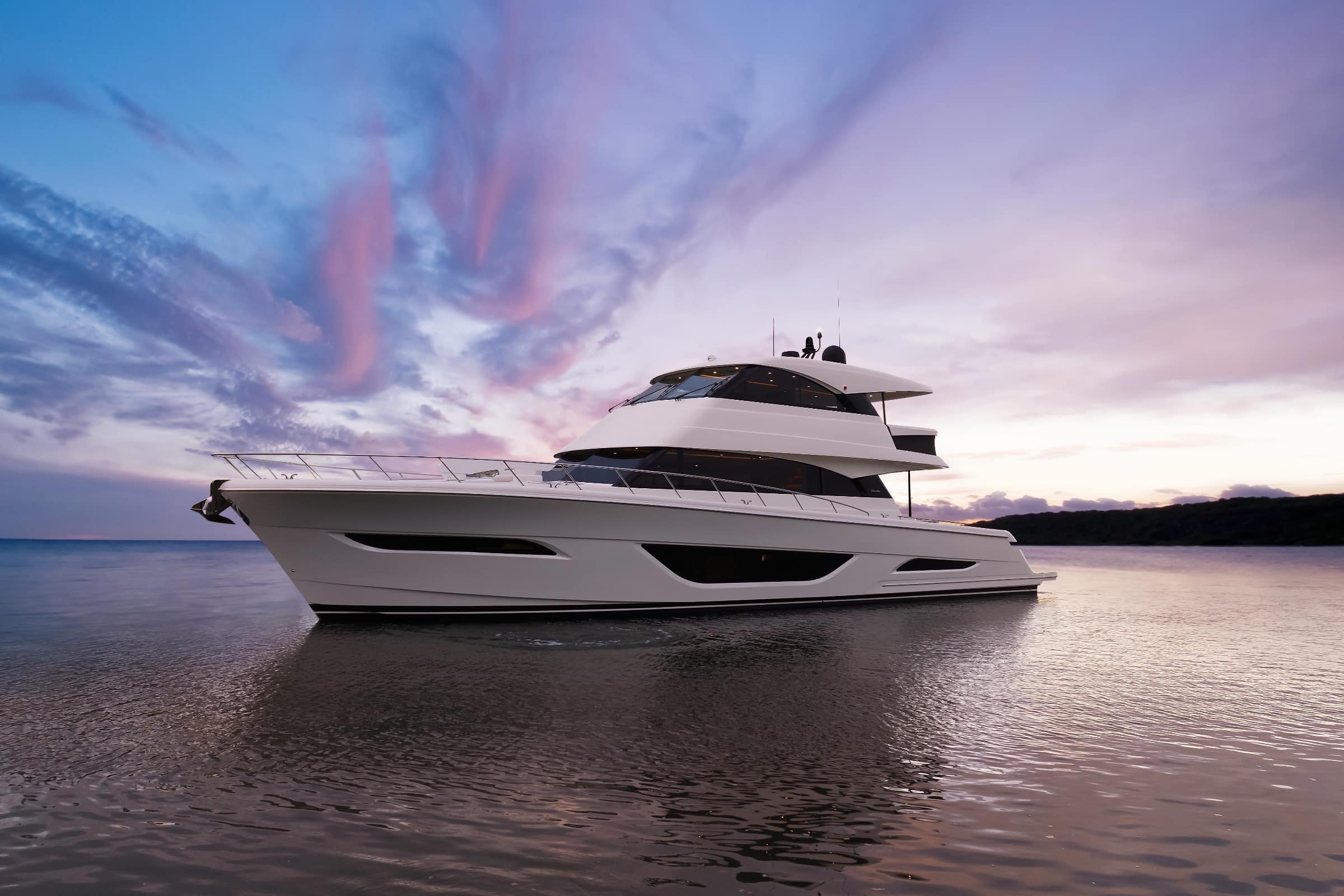 Maritimo M75 Flybridge Motor Yacht | Global Launch